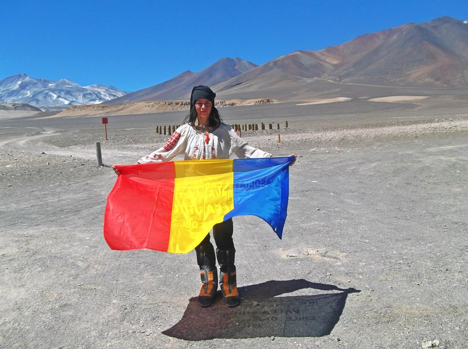 Alexandra Marcu a cucerit vulcanul Ojos del Salado, cel mai înalt din ...
